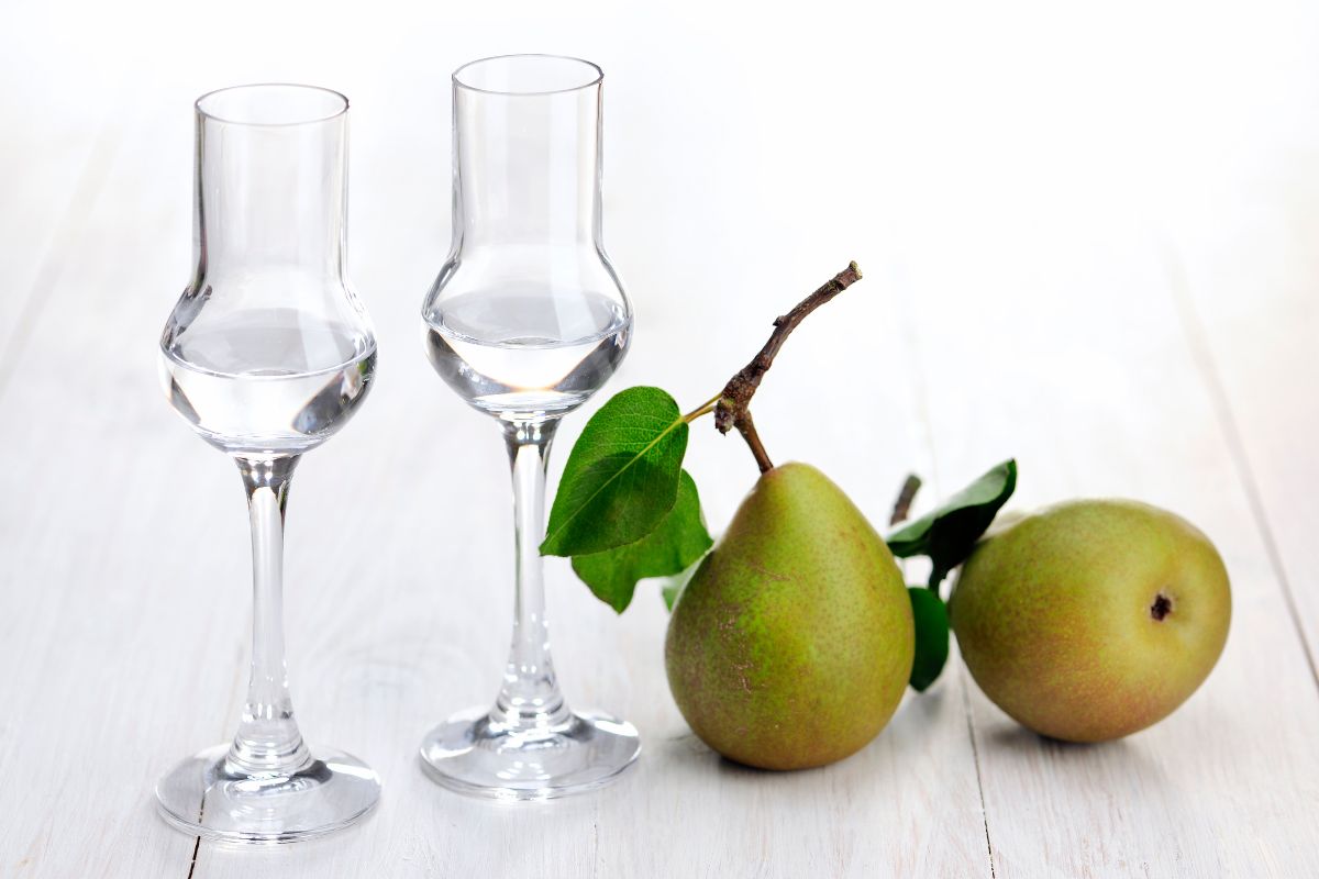 Eau-de-vie de Poire Williams : fabrication, recette, prix, degré ...