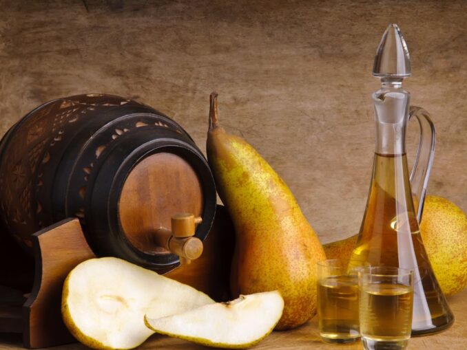Eau-de-vie de Poire Williams : fabrication, recette, prix, degré ...